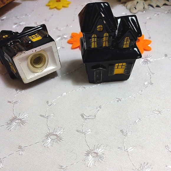 Kitchen | Salt And Pepper Shakers 2 Very Small Haunted Houses | Poshmark